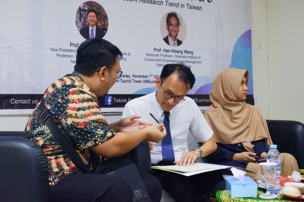 Profesor Teknik Sipil National University Taiwan Beri Kuliah Mahasiswa UMSurabaya - Lembaga ...
